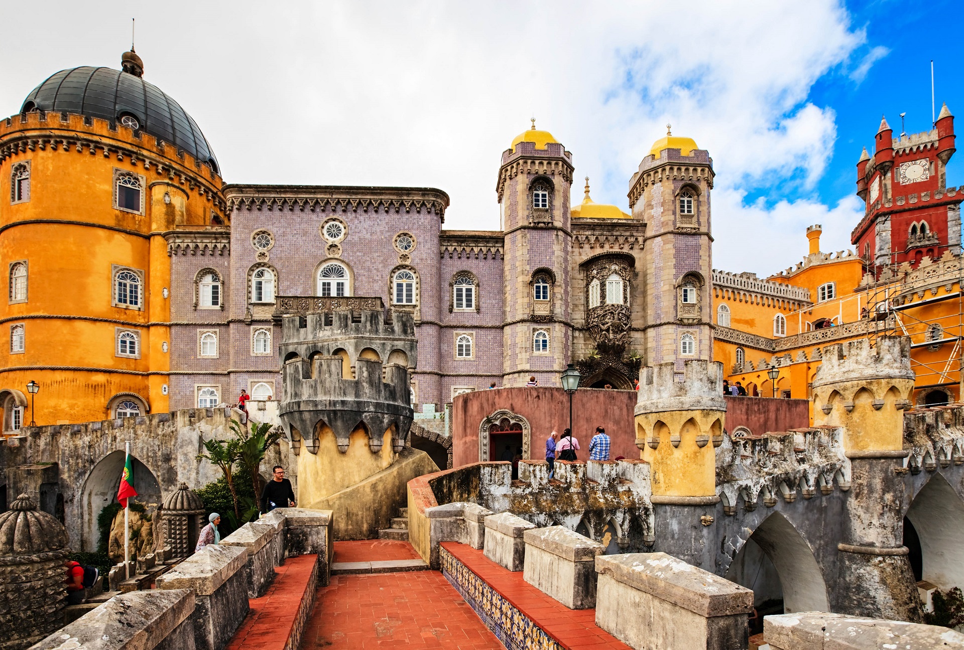 Malerischer Palacio Nacional Da Pena Nahe Lissabon Holidayguru ch